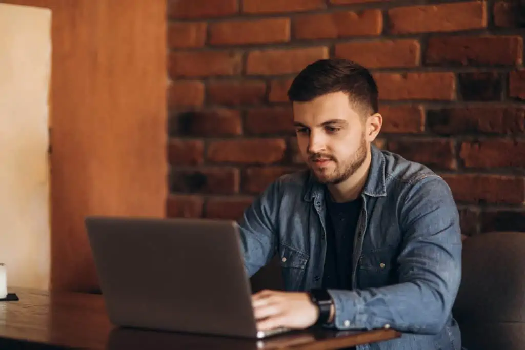 Dell Latitude 5400 Review: Exceptional But Not Attractive - Itechguides