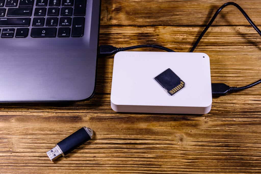 What Is Flash Storage: Overview, Features, And Pros & Cons