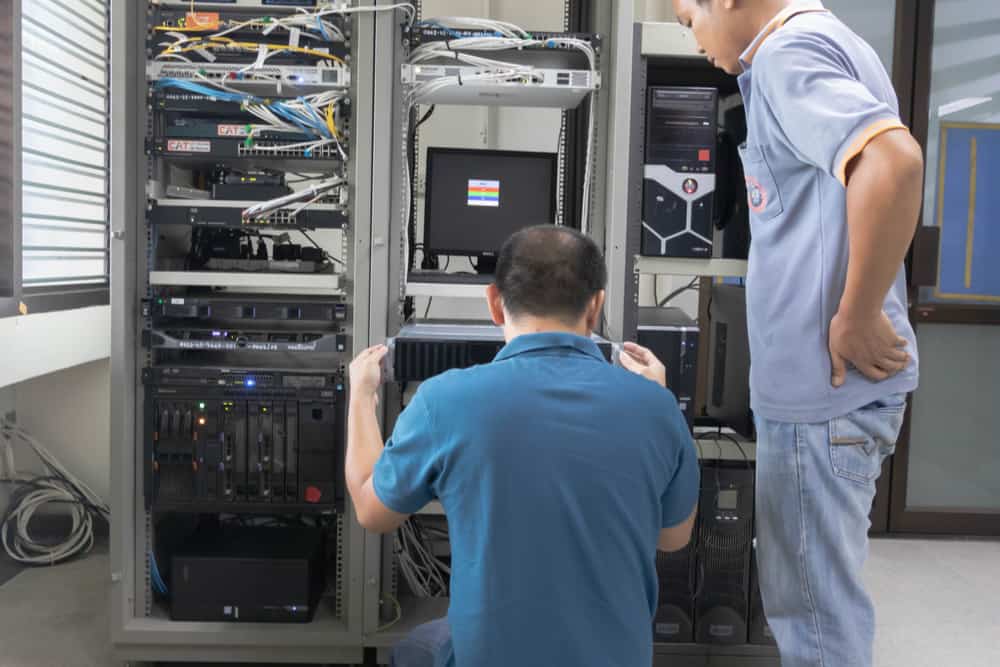 RAID 50 vs RAID 10 Compared: Overview, Features, Pros & Cons