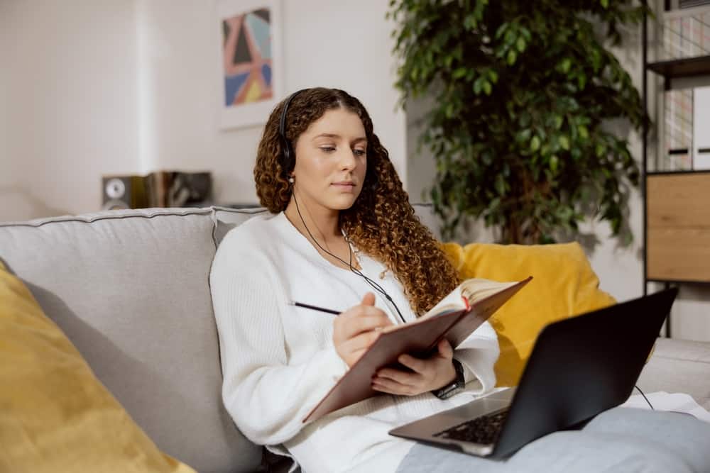 Dell Studio XPS Review: An Average Desktop Replacement Laptop - Itechguides