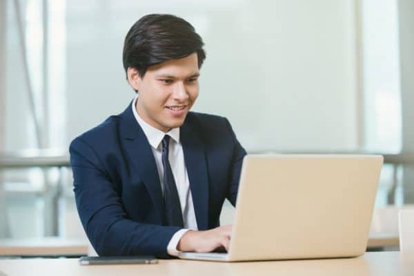 What is SkyDrive: Overview, Features, Pros & Cons