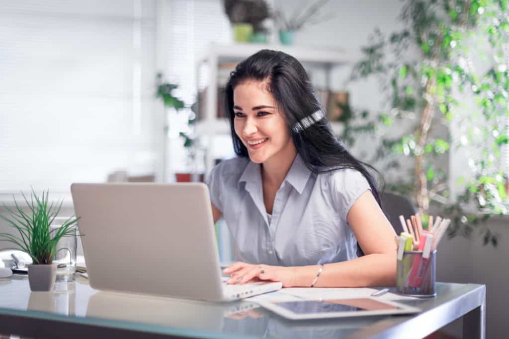 How to Shut Down Windows 11 - 5 Methods - Itechguides.com