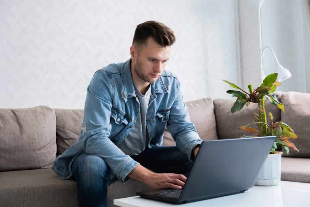 How To Delete Desktop Icons In Ubuntu - Itechguides.com