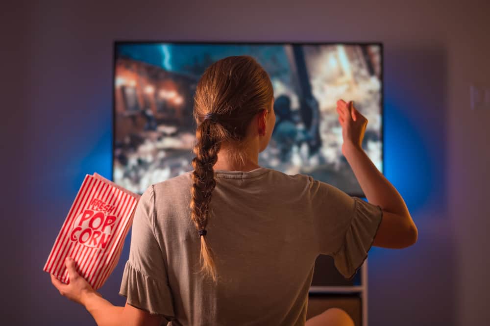 Why is My TV Glitching - Itechguides.com